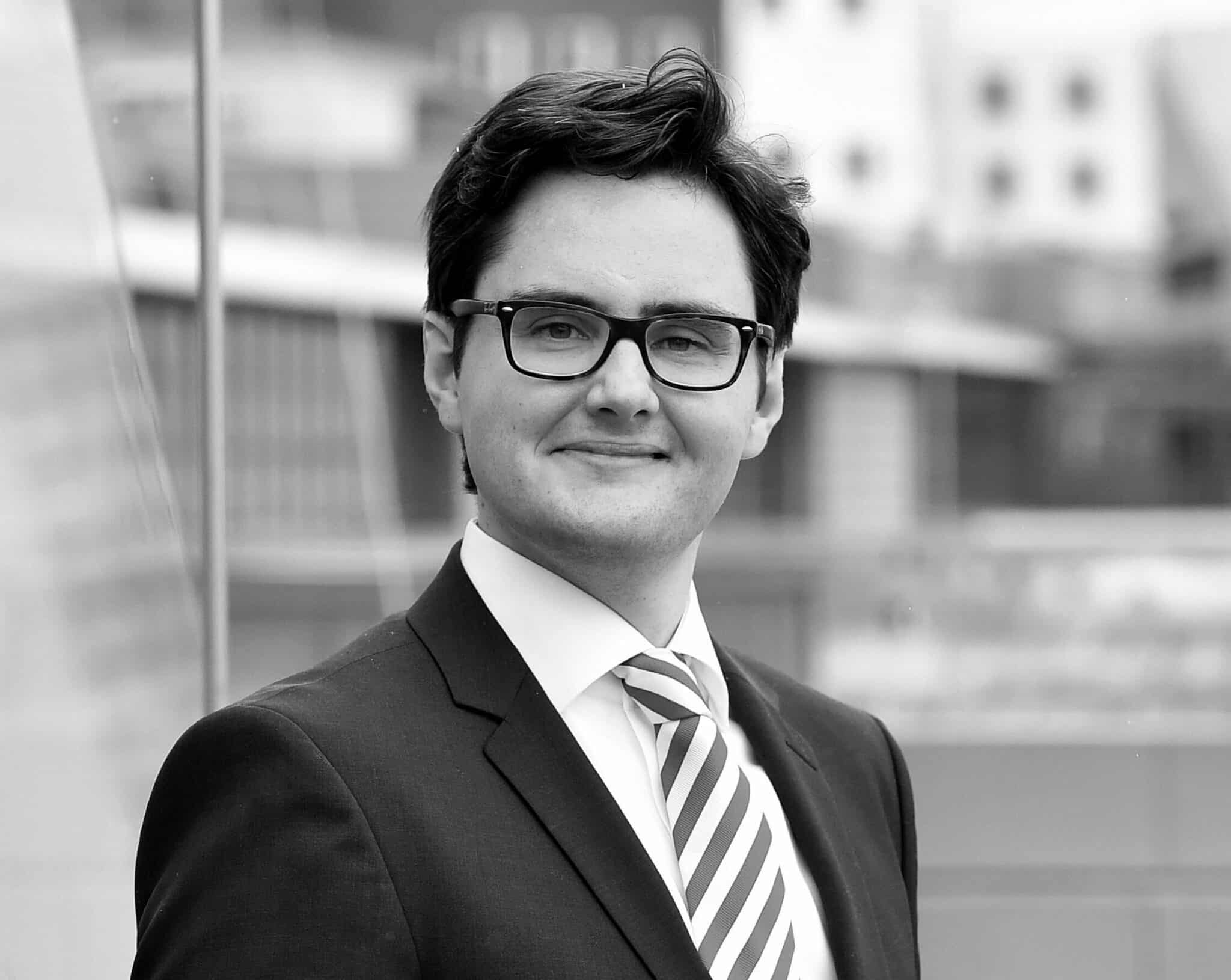 Dr. Maximilian Backhaus - ARQIS